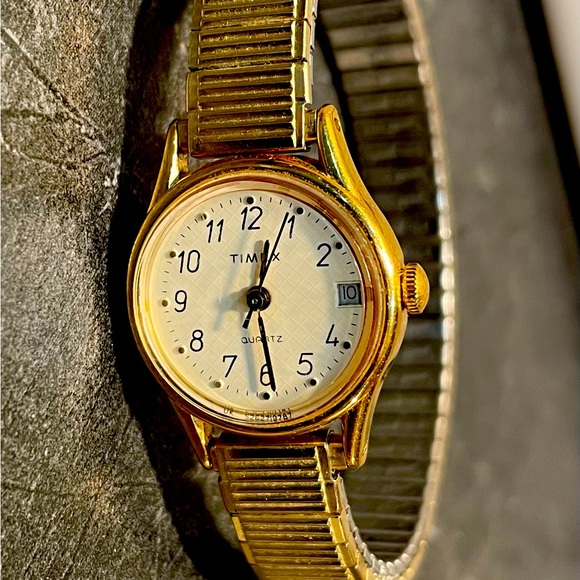 Timex | Accessories | Vintage Womens Timex Gold Tone Stretch Band New ...